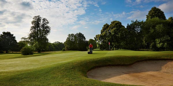 St. Pierre Golf Club - Golf Travel Booking | King Of Sports Travel